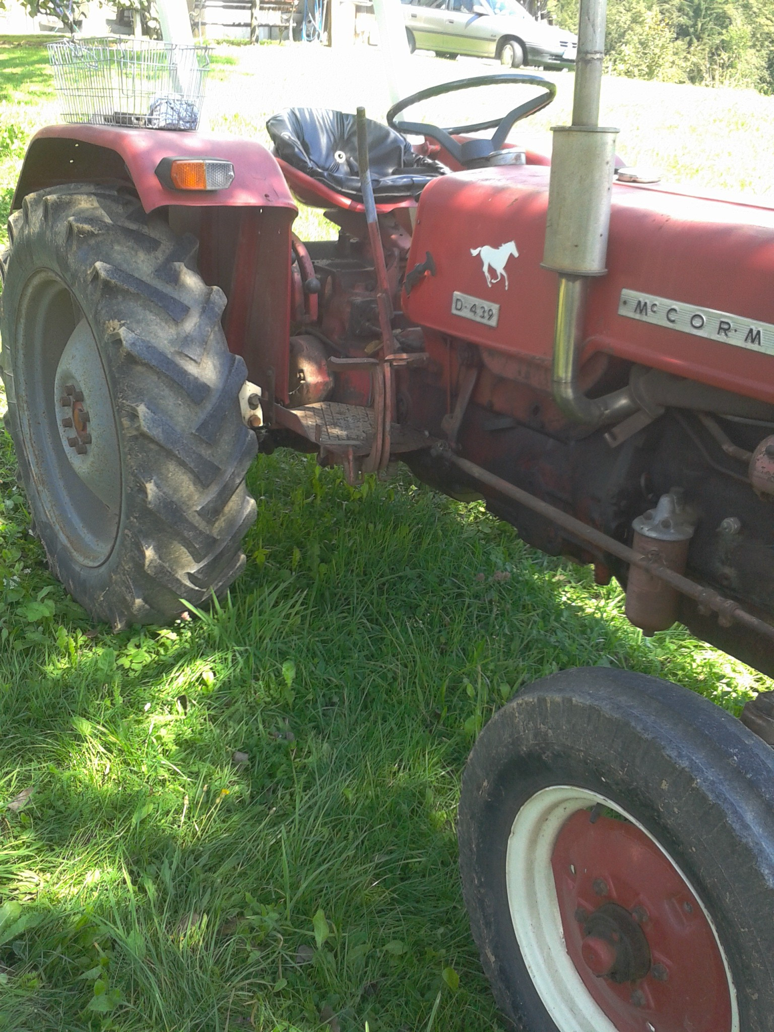 traktor McCormick, model D 439, oldtimer - kmetija24.si