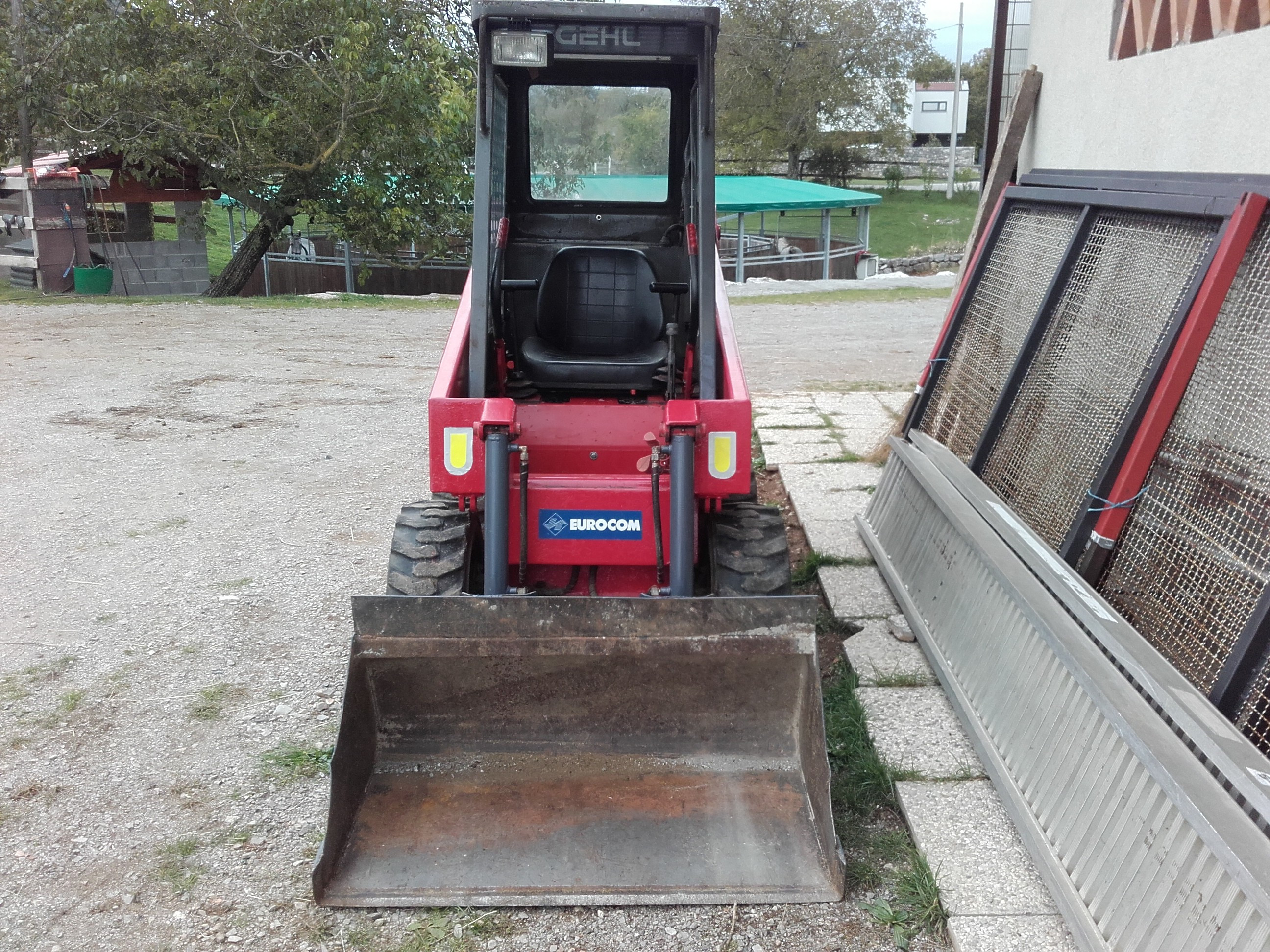 Mini nakladac Gehl Max 1625 - kmetija24.si