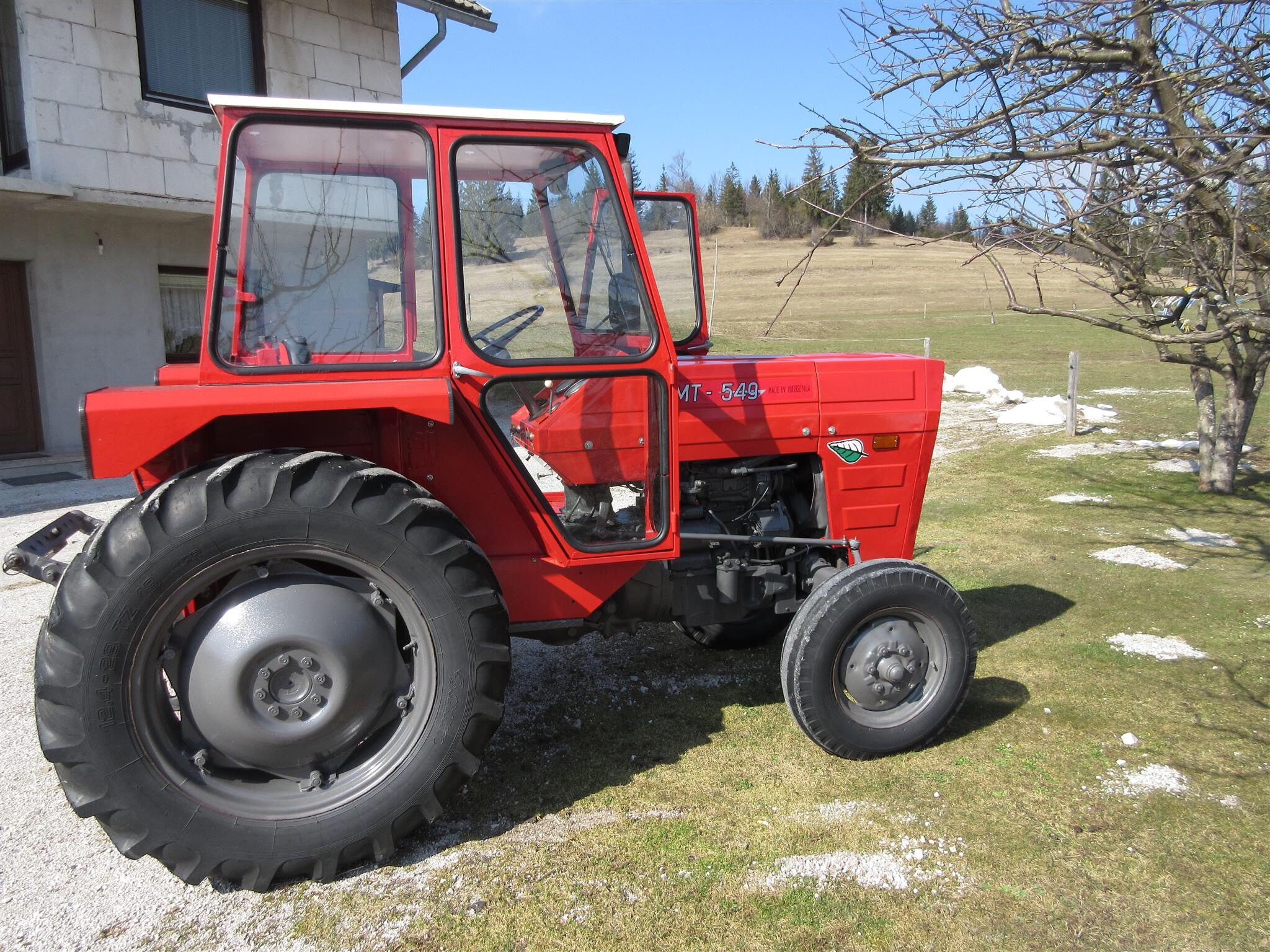 Prodam traktor IMT - kmetija24.si